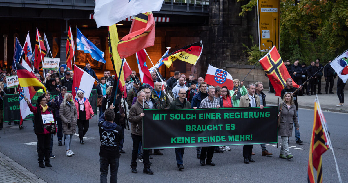 Manic Monday - ak analyse & kritik ak analyse & kritik