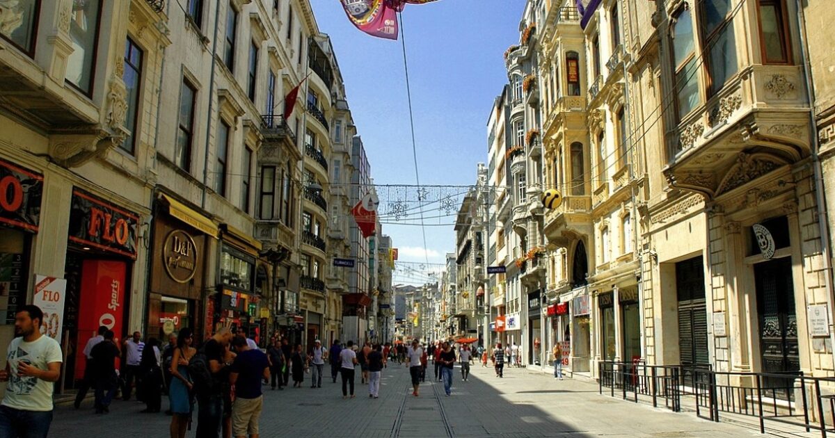 Risse im Machtapparat - ak analyse & kritik ak analyse & kritik