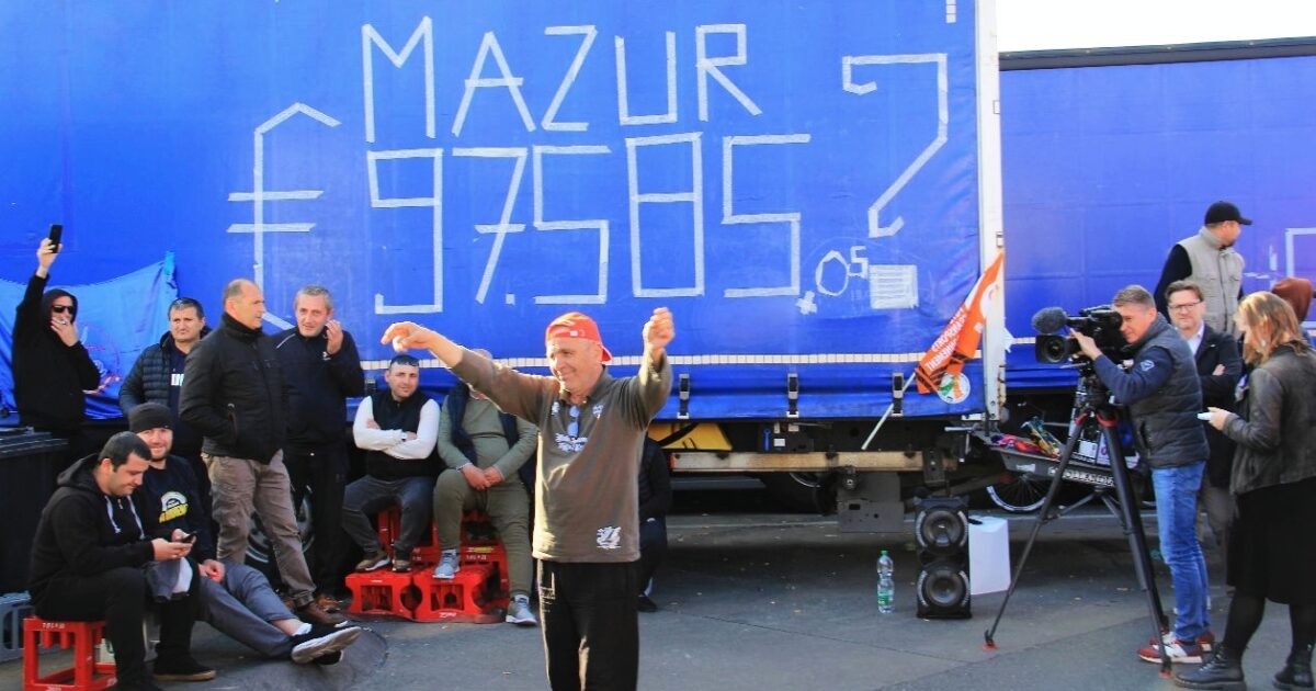 Brummi-Plenum an der Raste - ak analyse & kritik ak analyse & kritik