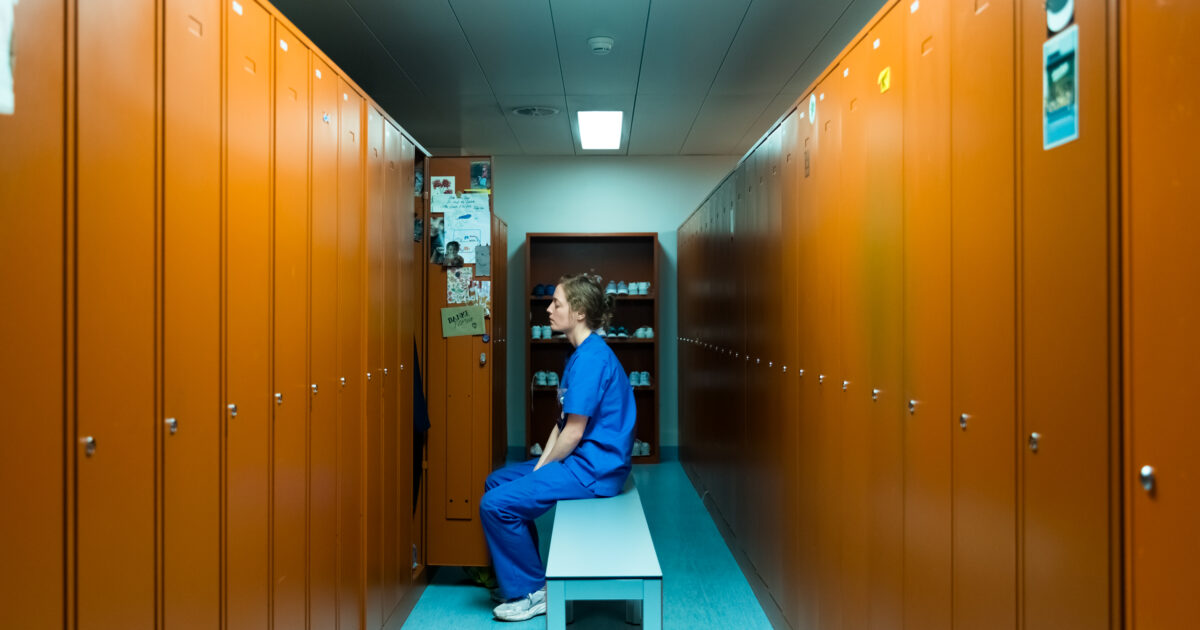 Einsam im Ausnahmezustand - ak analyse & kritik ak analyse & kritik