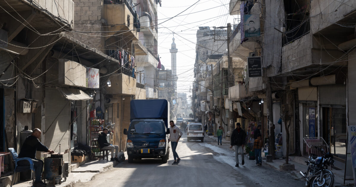 Aleppo unter Beschuss ak analyse & kritik